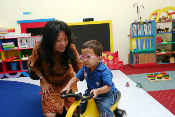 8 Ways of Communicating with Special Needs Children